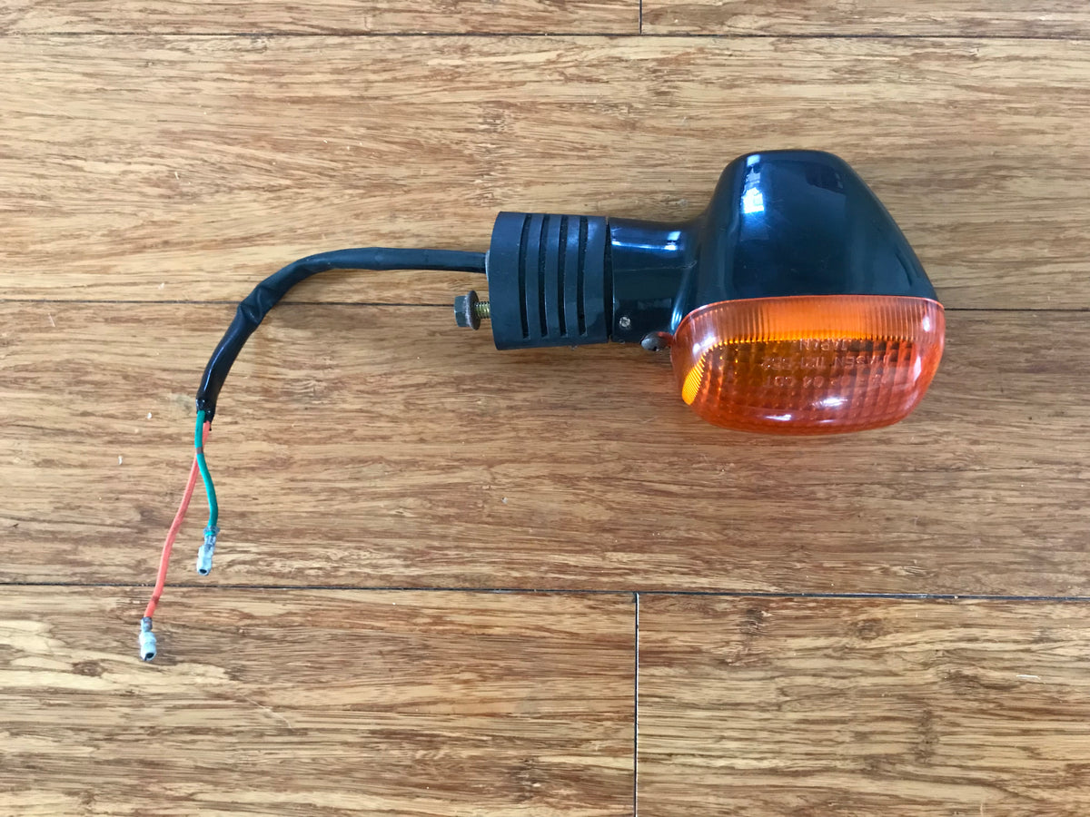 Honda Hornet 900 indicator front left 2002-2005 – byronmotospares