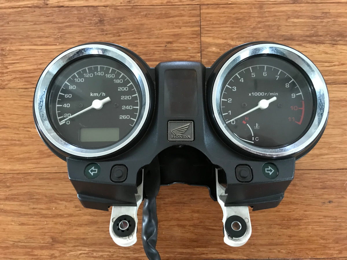 Honda Hornet 900 instrument cluster 2002 – byronmotospares